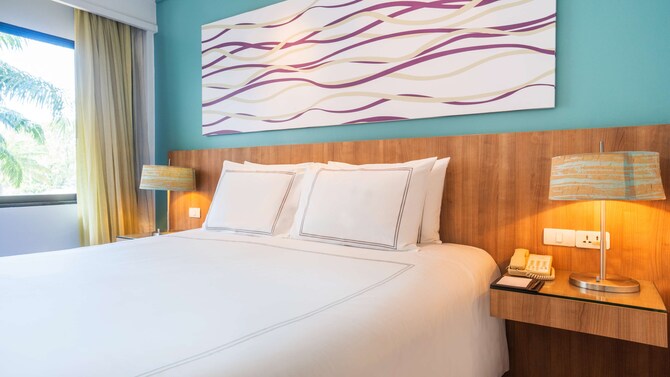 Modern suites in luscious Phuket | Radisson Resort & Suites Phuket