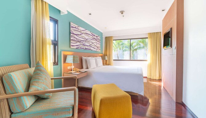 Modern suites in luscious Phuket | Radisson Resort & Suites Phuket