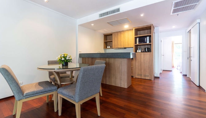 Modern suites in luscious Phuket | Radisson Resort & Suites Phuket