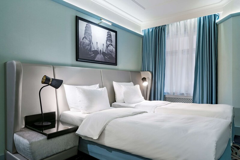 Номера и люксы — Radisson Royal, St. Petersburg