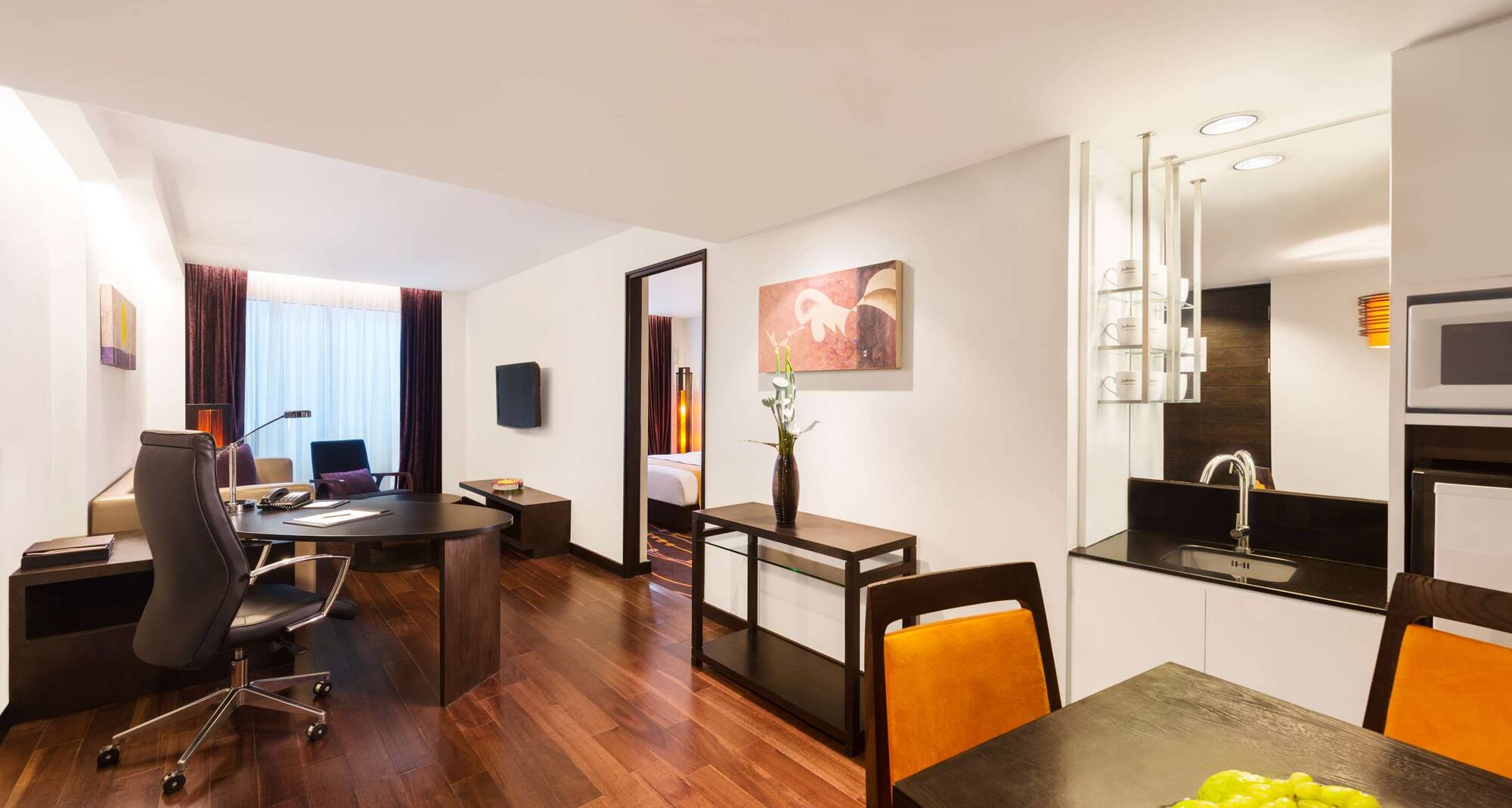 Book Radisson Bangkok Hotel Suites | Radisson Hotels