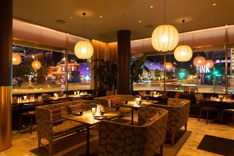 ISSEI | Inspirado na culinária nikkei | Radisson Hotels