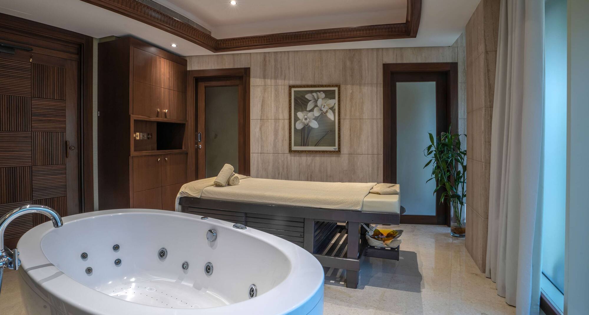 Luxurious Spa Experience in Bahrain | Radisson Hotels