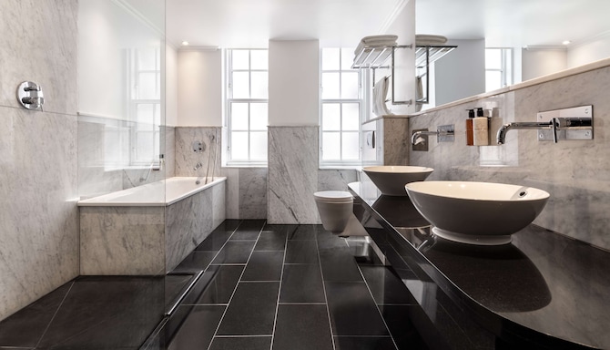 Luxury Suites London | Mayfair Hotel London Radisson Collection