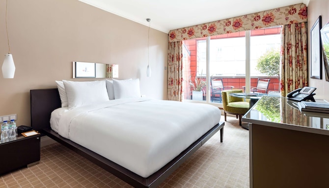 Book 5* The May Fair Hotel, Mayfair London
