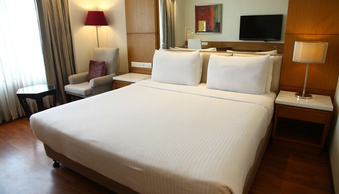 Comfortable and inviting rooms in vibrant Gurugram | Radisson Hotels