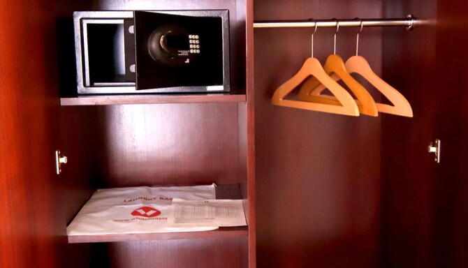 Hotel rooms & suites in Katra | Radisson Hotels